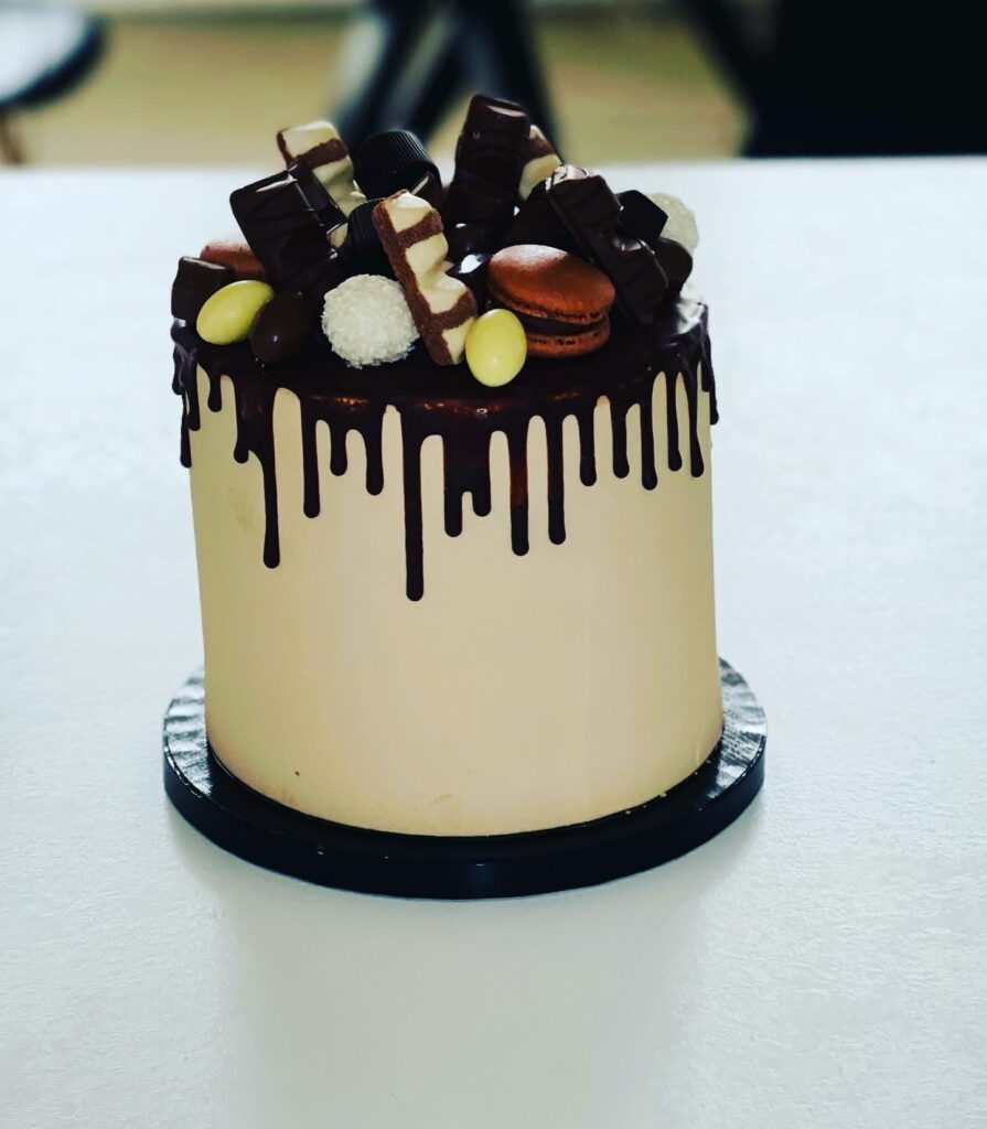 Layer Cake Kinder bueno - Tasty Bouche